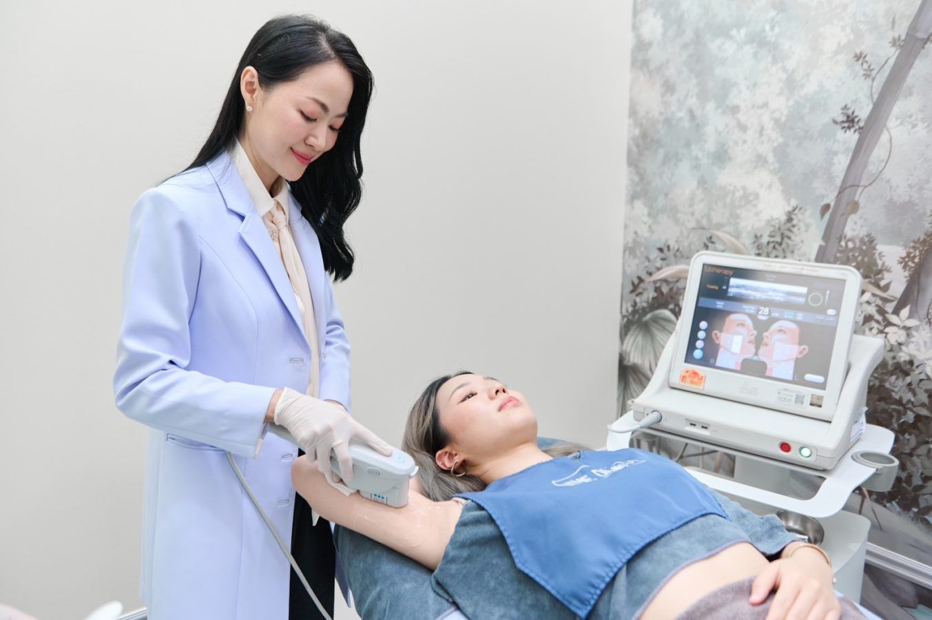 The Demis Clinic อัพเดต Ulthera ยกกระชับตั้งแต่ใบหน้าถึงรูปร่าง