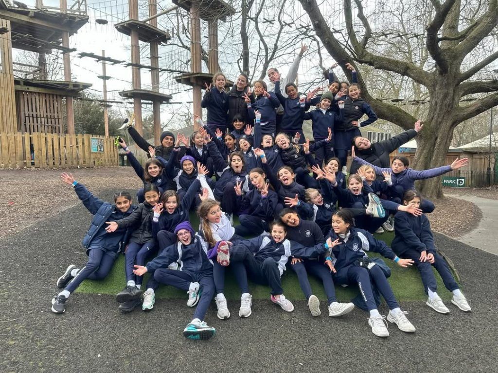 รู้จัก Glendower Prep School สถาบันศึกษาของ Harper Seven Beckham