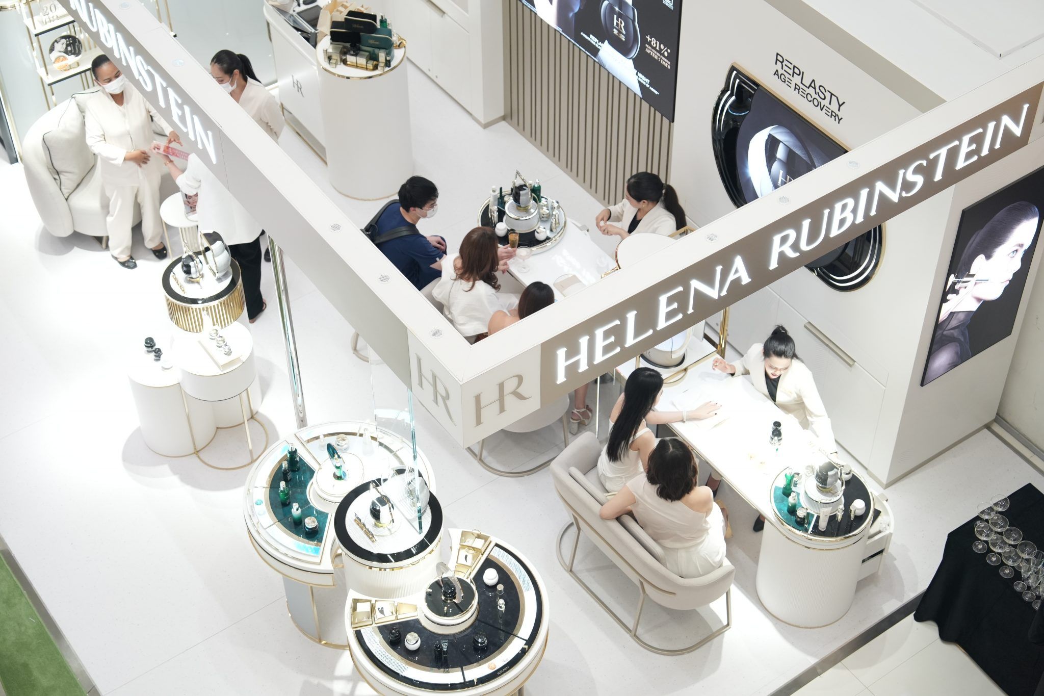 Helena Rubinstein พาเหล่าเซเลบริตี้แม่ลูก Experience ความงาม