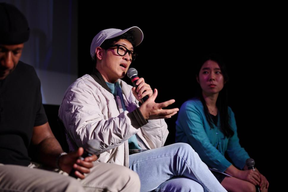 “บทเพลงคือหัวใจสำคัญ”: EJAE และ Andrew Choi กลับไปเยือน Berklee ในฐานะ ...